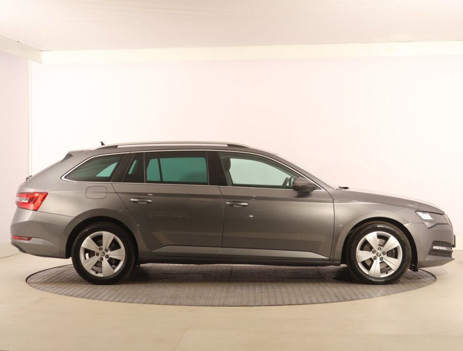 Skoda Superb, 2.0 TDI, digi klima, Infotainment,, - inzerát | inzerce ...