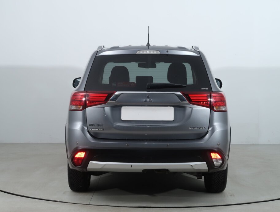 Mitsubishi Outlander, 2.2 DI-D, 4X4, Tempomat,, - inzerát | inzerce na ...