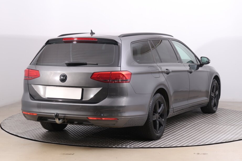 VW Passat, 2.0 TDI, Navi, Tempomat,, Combi, Diesel - inzerát | inzerce ...