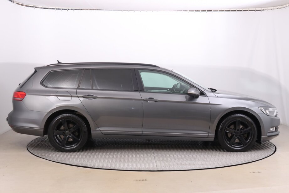 VW Passat, 2.0 TDI, Navi, Tempomat,, Combi, Diesel - inzerát | inzerce ...