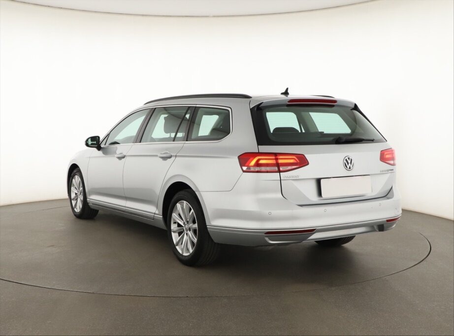 VW Passat, 2.0 TDI, Automat, Tempomat,, Combi, - inzerát | inzerce na ...
