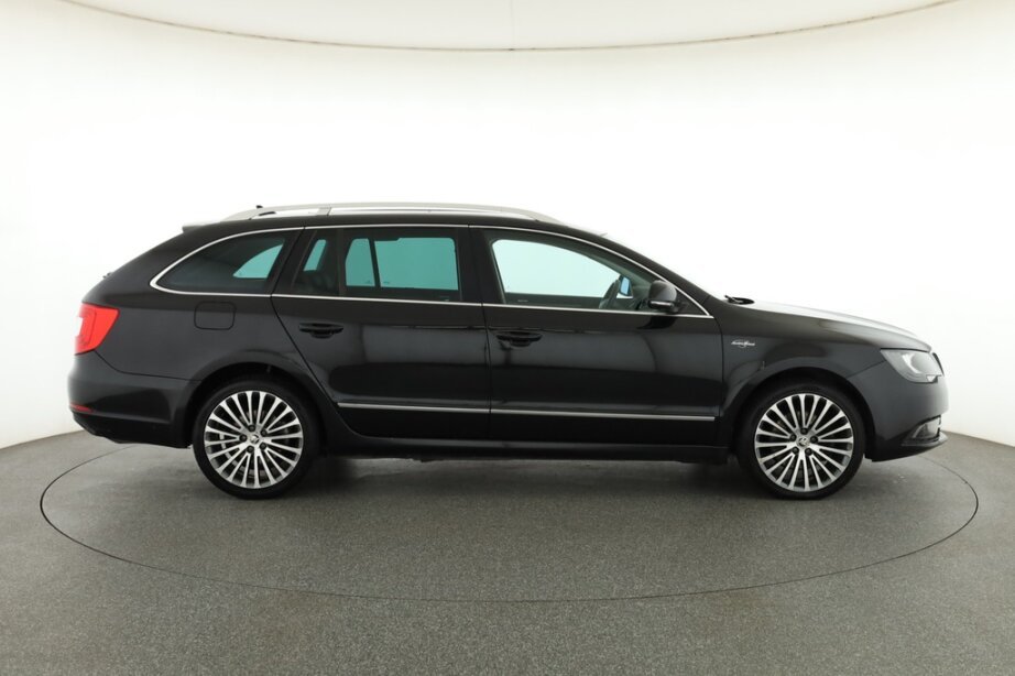 Skoda Superb, 2.0 TDILaurin&Klement , Automat, - inzerát | inzerce na ...