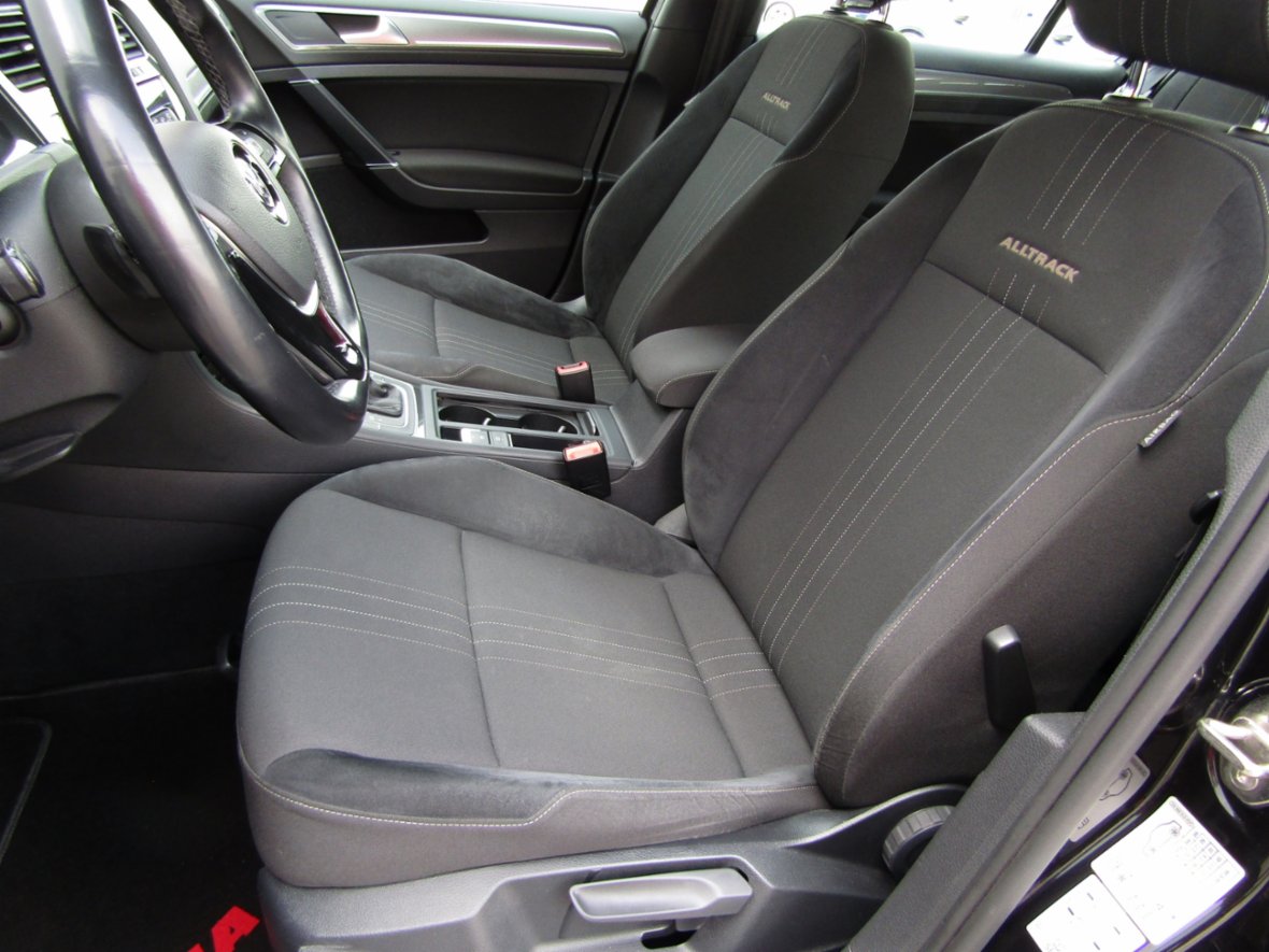 Volkswagen Golf, 4x4 2.0 TDi Alltrack, 1.maj, - inzerát | inzerce na ...