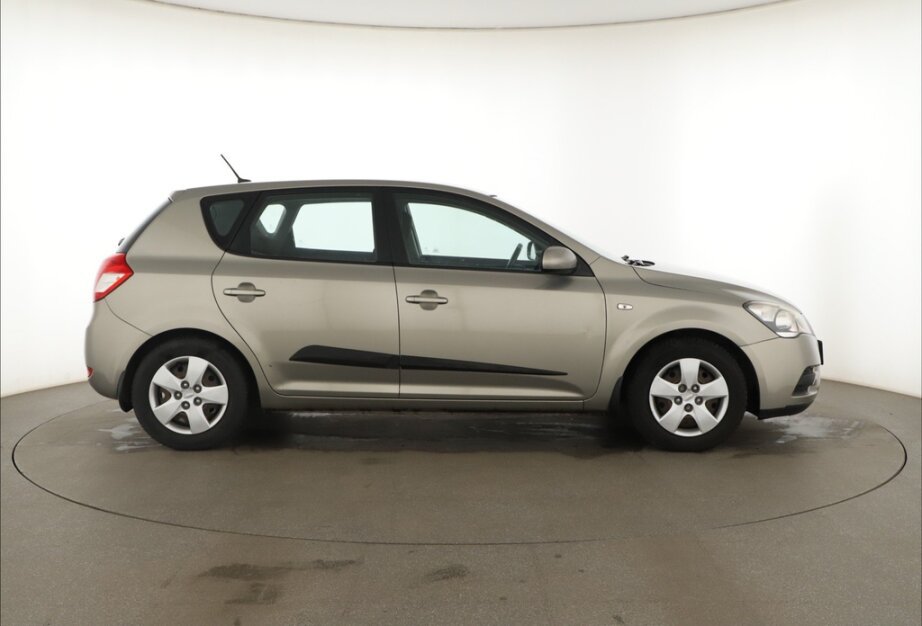 Kia Ceed, 1.4 CVVT, Klima, Hatchback, Benzín - inzerát | inzerce na ...