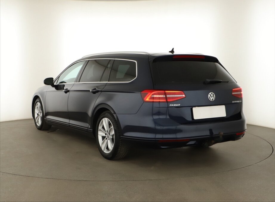 VW Passat, 2.0 TDI, Navi, Tempomat,, Combi, Diesel - inzerát | inzerce ...