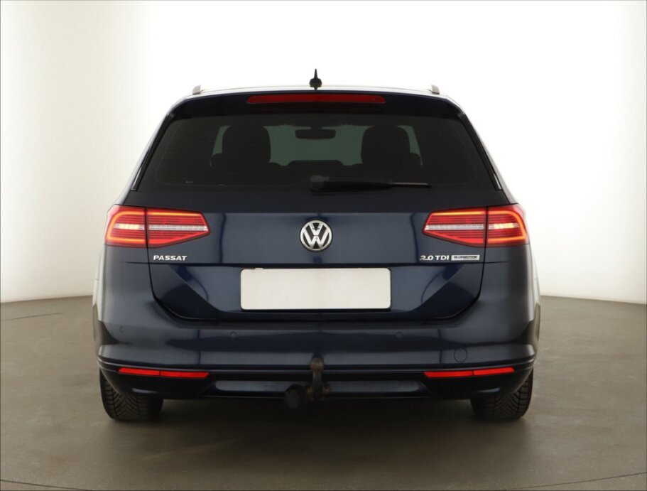 VW Passat, 2.0 TDI, Navi, Tempomat,, Combi, Diesel - inzerát | inzerce ...