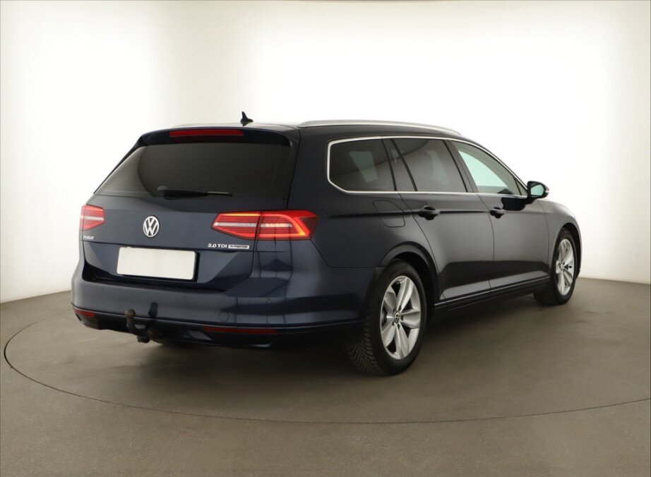 VW Passat, 2.0 TDI, Navi, Tempomat,, Combi, Diesel - inzerát | inzerce ...