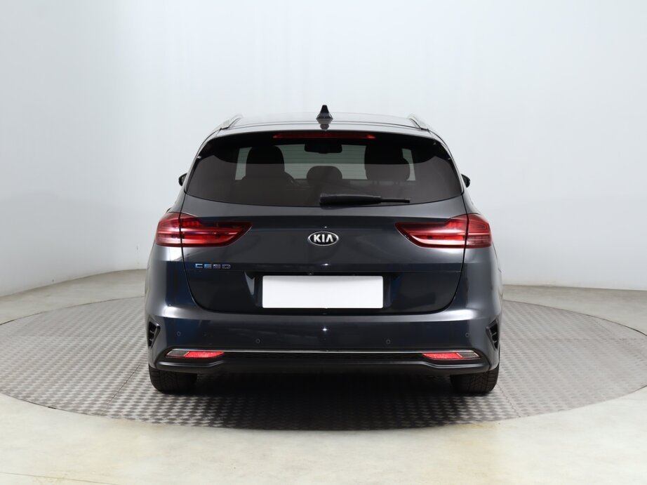 Kia Ceed, 1.4 T-GDI, ČR,2.maj, Serv.kniha, Navi,, - inzerát | inzerce ...