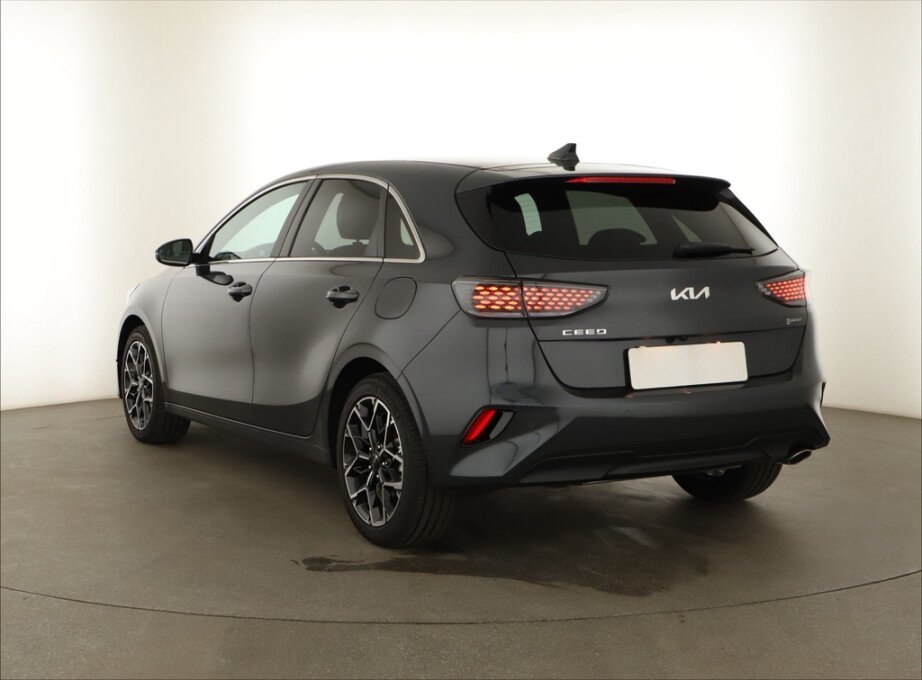 Kia Ceed, 1.5 T-GDI,, Hatchback, Benzín - inzerát | inzerce na Annonce.cz